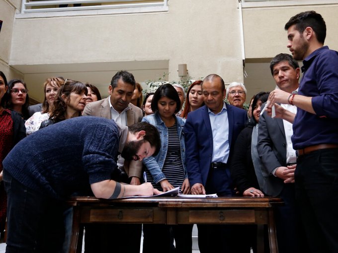 Diputados De Oposición Presentaron Acusación Constitucional Contra