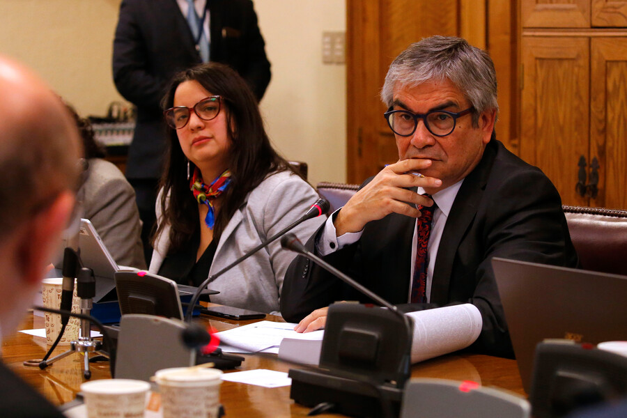 Ministro Marcel Y Directora De Presupuestos Javiera Martínez Abordaron